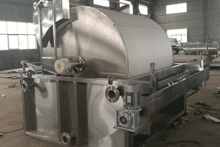 How does a rotary drum filter work
